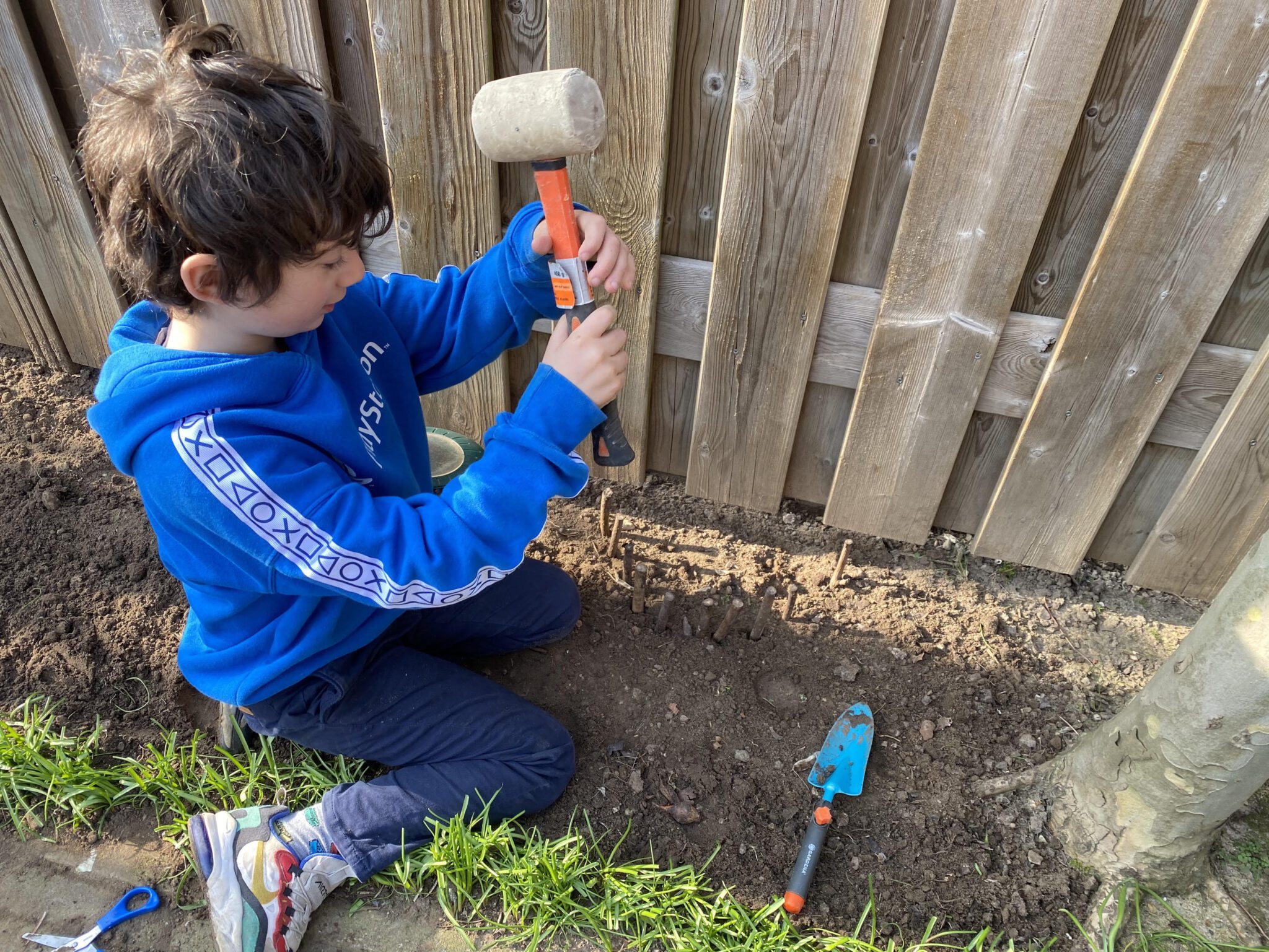 Zelf een moestuin omheining maken - Duurzaamheidskompas